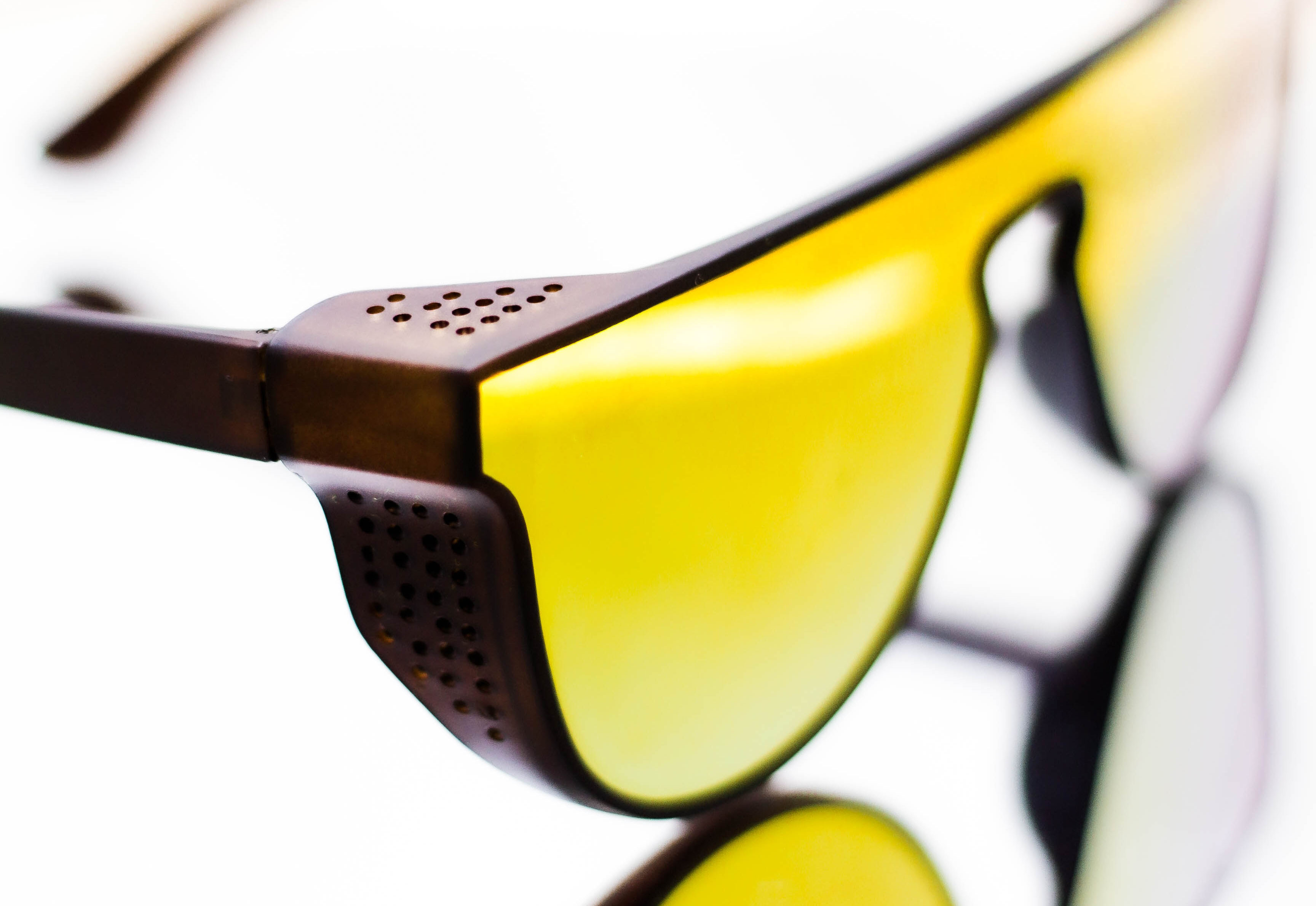 Amazing Piezoelectric Ceramic Goggles